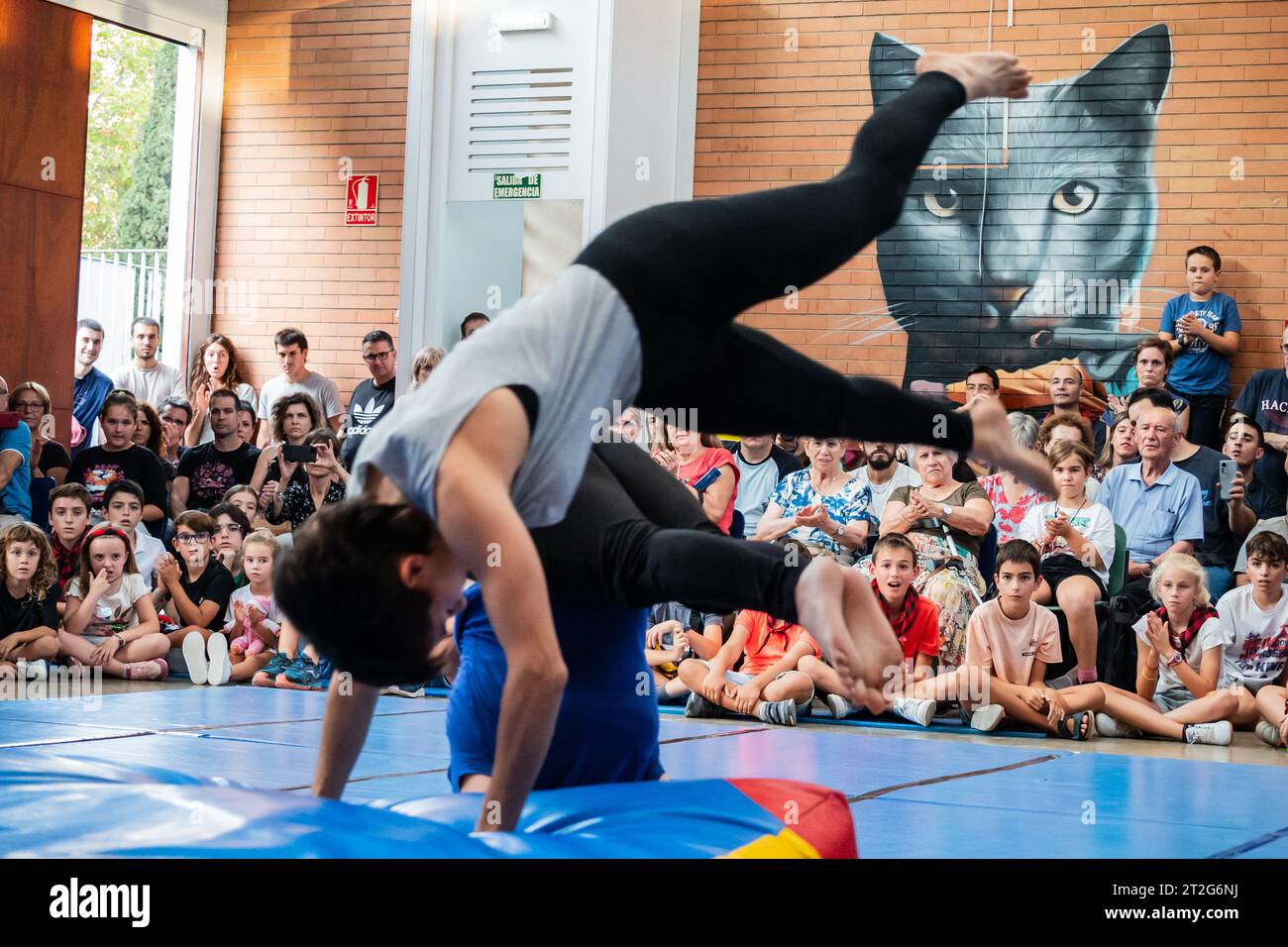 Circus show with kids at Centro Civico La Almozara during the Fiestas ...
