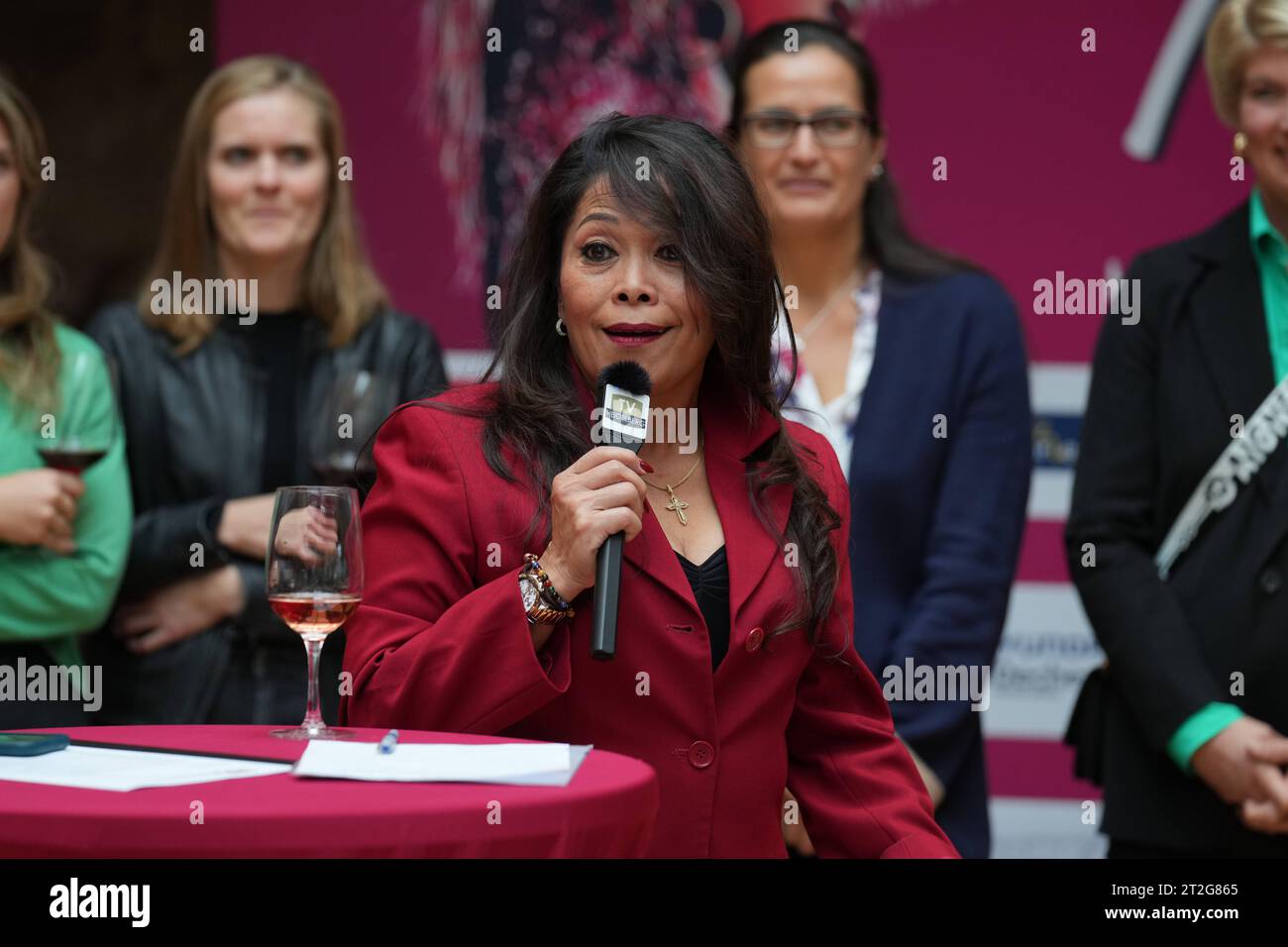 Tina at the Castle Heidelberg 17.10.2023 - Sängerin Tess D. & Freddy ...