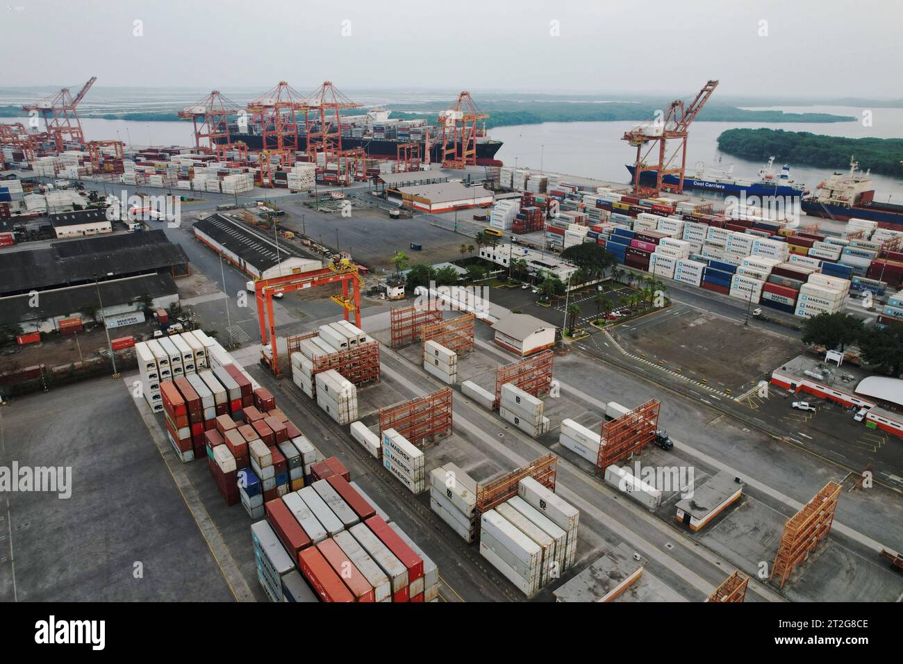 Los contenedores hi-res stock photography and images - Alamy