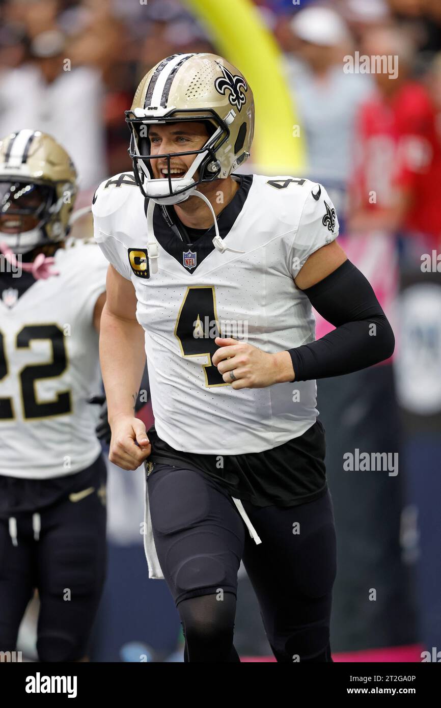 New Orleans Saints quarterback Derek Carr (4) celebrates after a ...