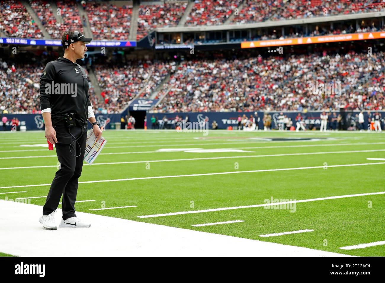 New Orleans Saints head coach Dennis Allen during an NFL football game ...