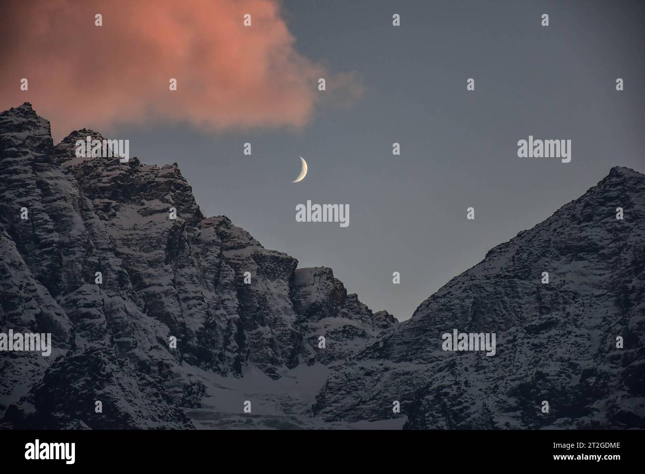 Waxing crescent 2023 hi-res stock photography and images - Alamy