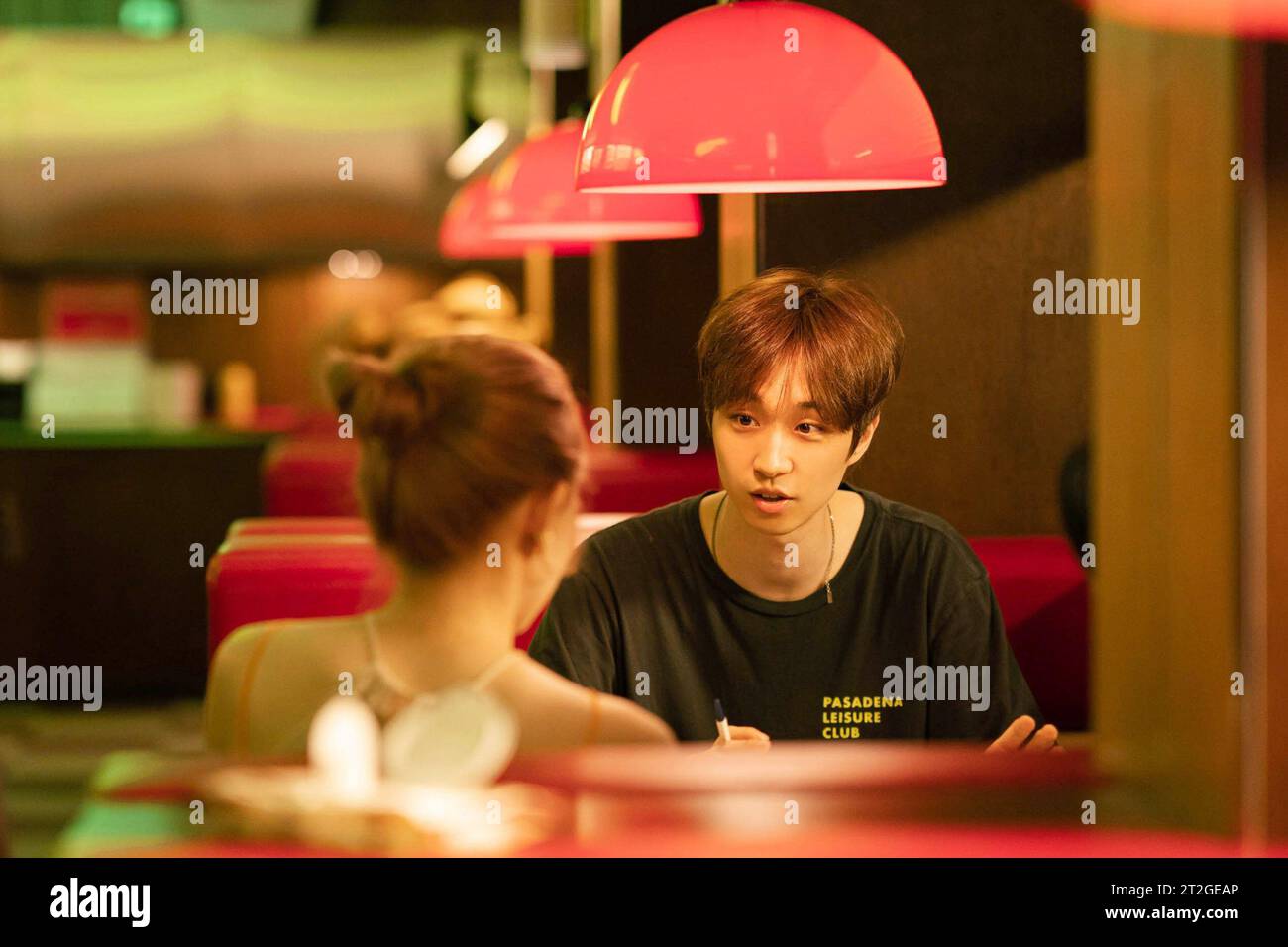 BALLERINA, from left: PARK Yu-rim, director LEE Chung-hyun, on set ...