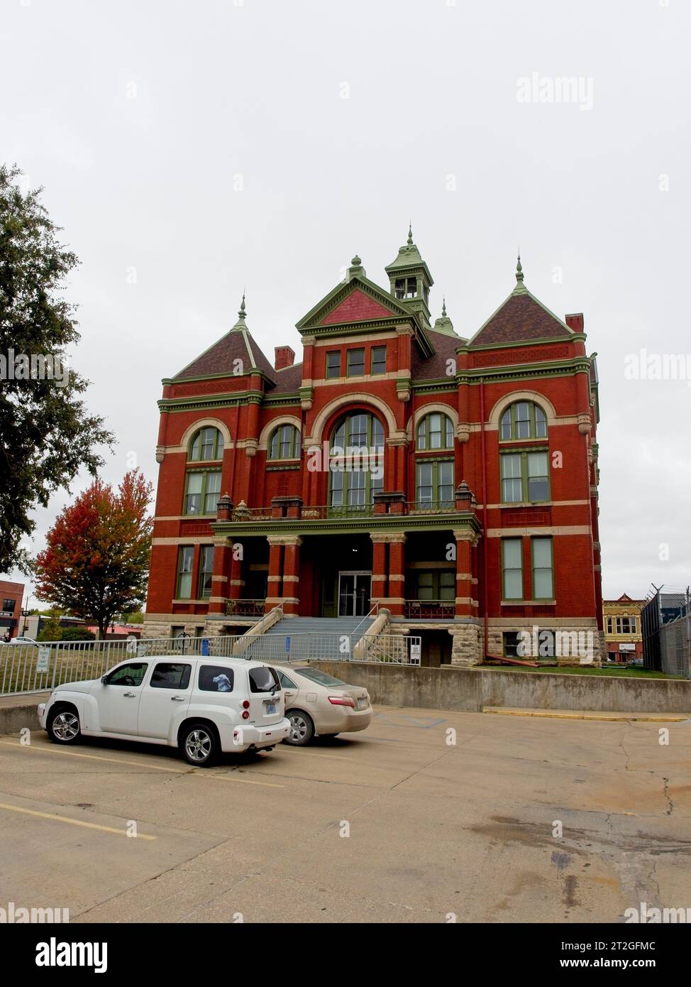 Ottawa, Kansas - October 14, 2023: Franklin County Courthouse in Ottawa ...