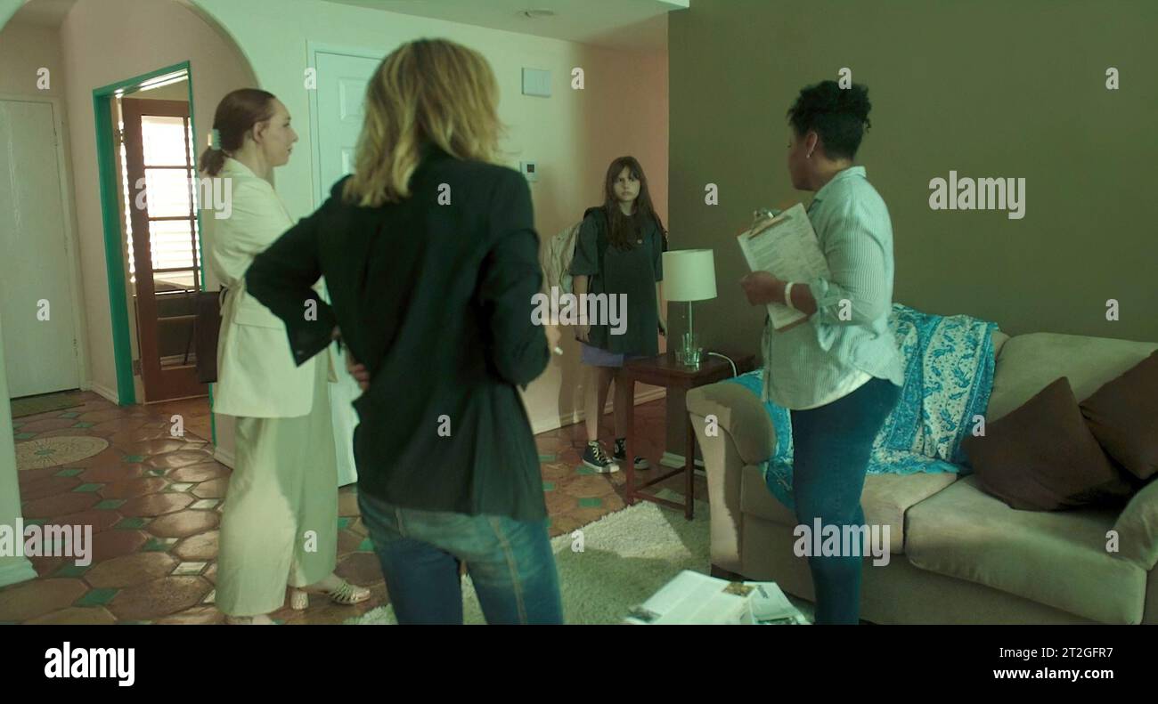 NO RIGHT WAY, from left: Chelsea Bo, Eliza Coupe, Ava Acres, Chanda ...