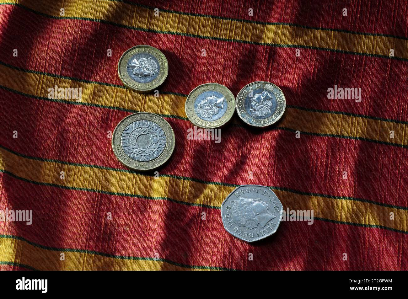 Five decimal coin hi-res stock photography and images - Alamy