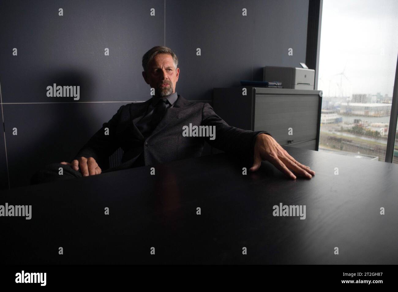 EVERYBODY LOVES DIAMONDS, Peter Van den Begin, (Season 1, aired Oct. 13 ...