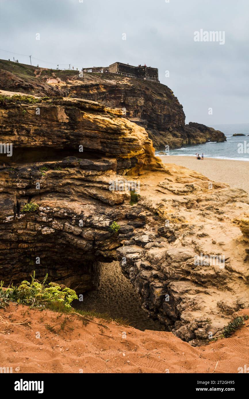 Do Norte beach, Nazaré, Portugal Stock Photo - Alamy