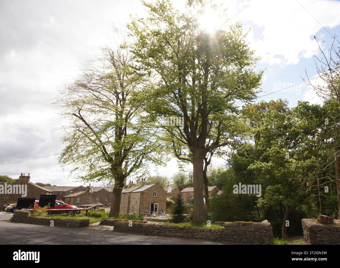 Dale End in Lothersdale where the mill reputedly has the largest indoor ...