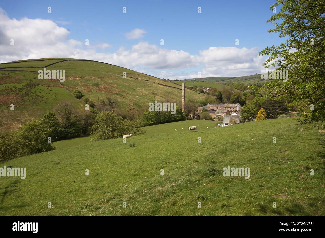Dale End in Lothersdale where the mill reputedly has the largest indoor ...