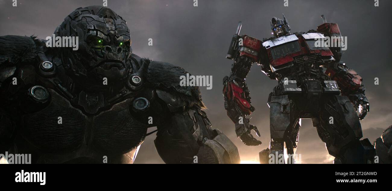 Optimus prime fight hi-res stock photography and images - Alamy