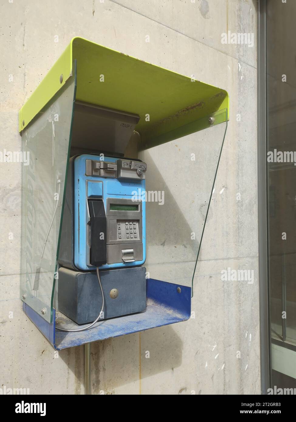 Telephone box kiosk spain hi-res stock photography and images - Alamy