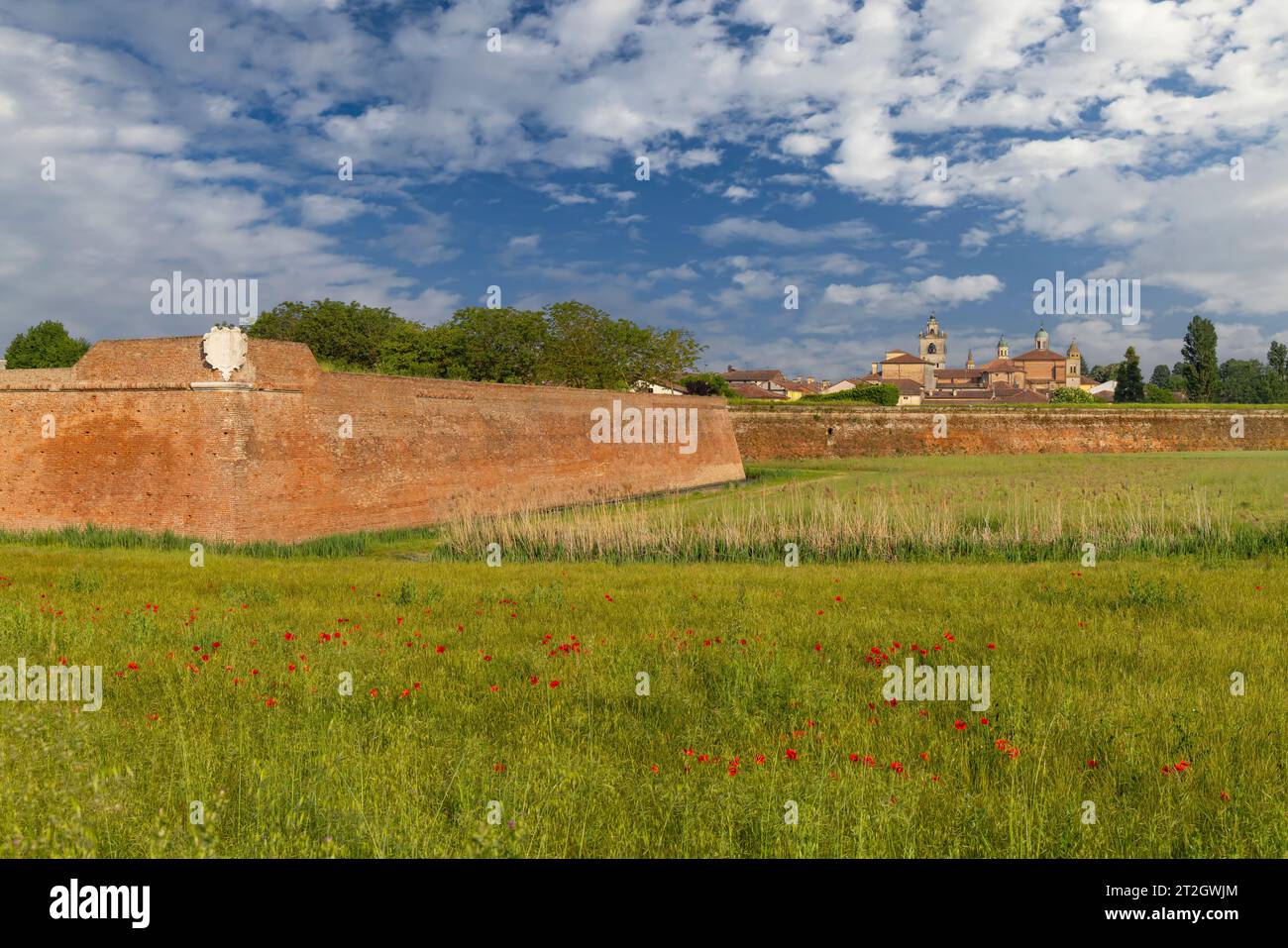 The walls of Sabbioneta, UNESCO World Heritage site, Lombardy, Italy ...