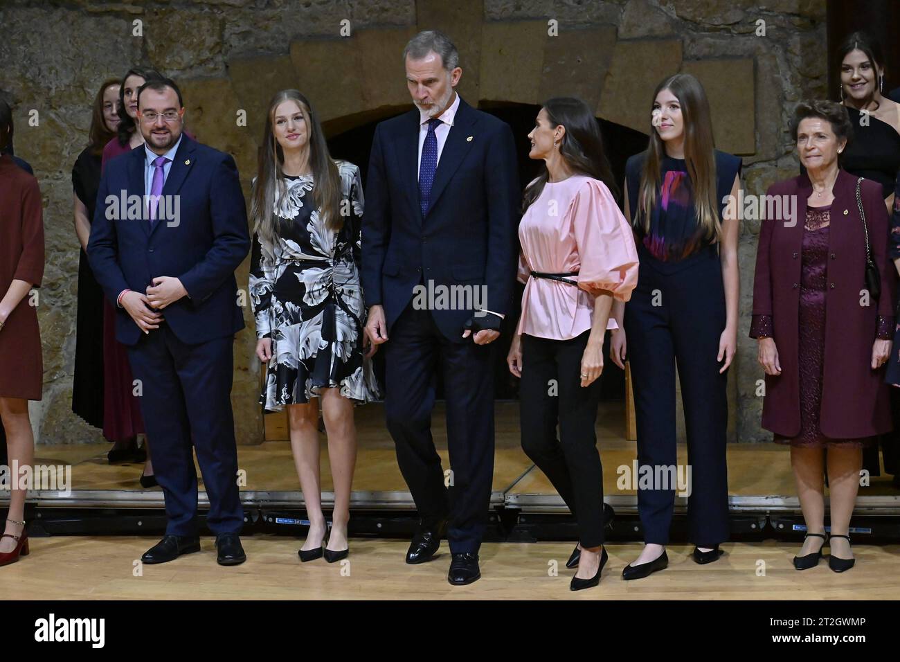 Oviedo, Spain. 19th Oct, 2023. Los reyes Felipe VI y Letizia junto a la princesa Leonor y la ...