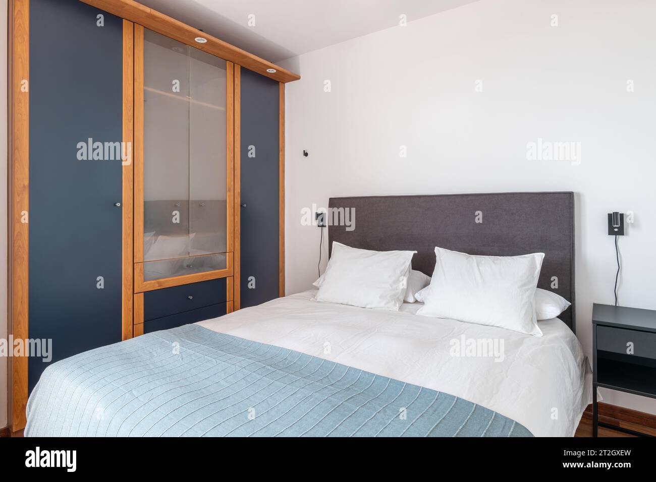 Double enclosure hi-res stock photography and images - Alamy