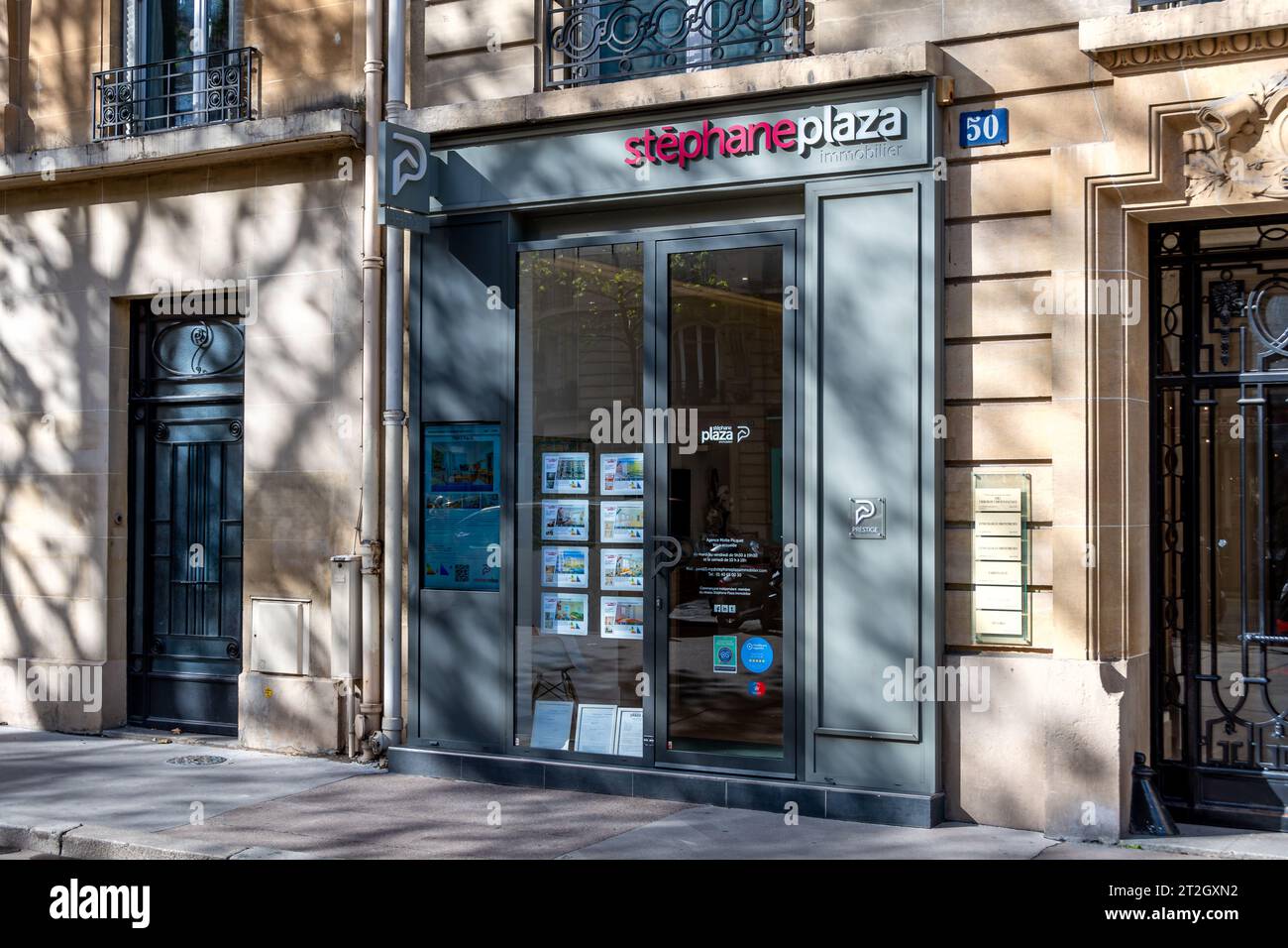 Exterior view of a Stéphane Plaza real estate agency. Stéphane Plaza ...