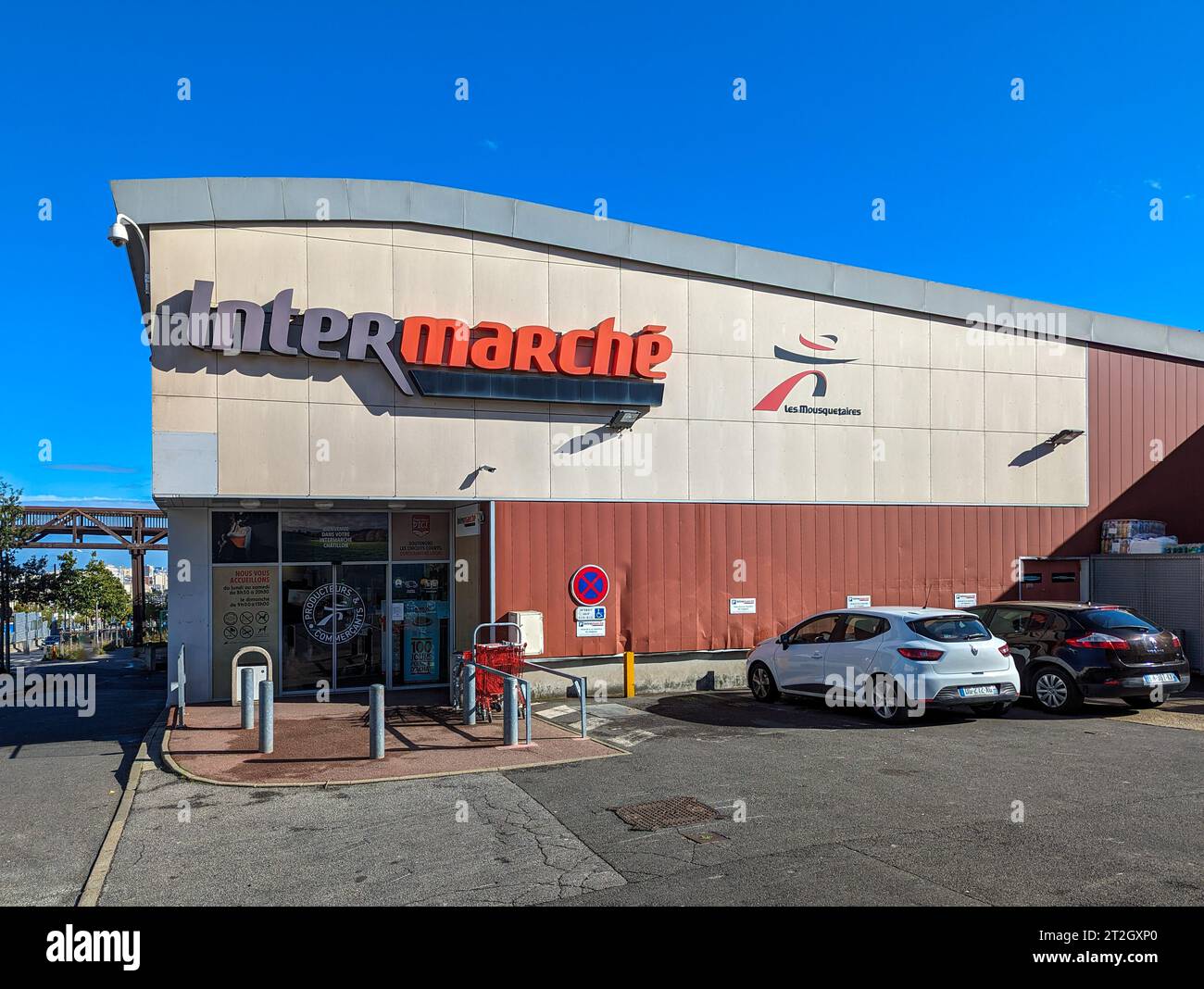 Intermarche logo hi-res stock photography and images - Alamy