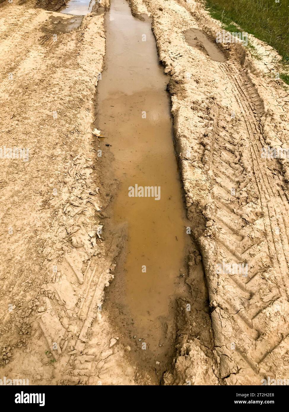 Mud ruts hi-res stock photography and images - Alamy