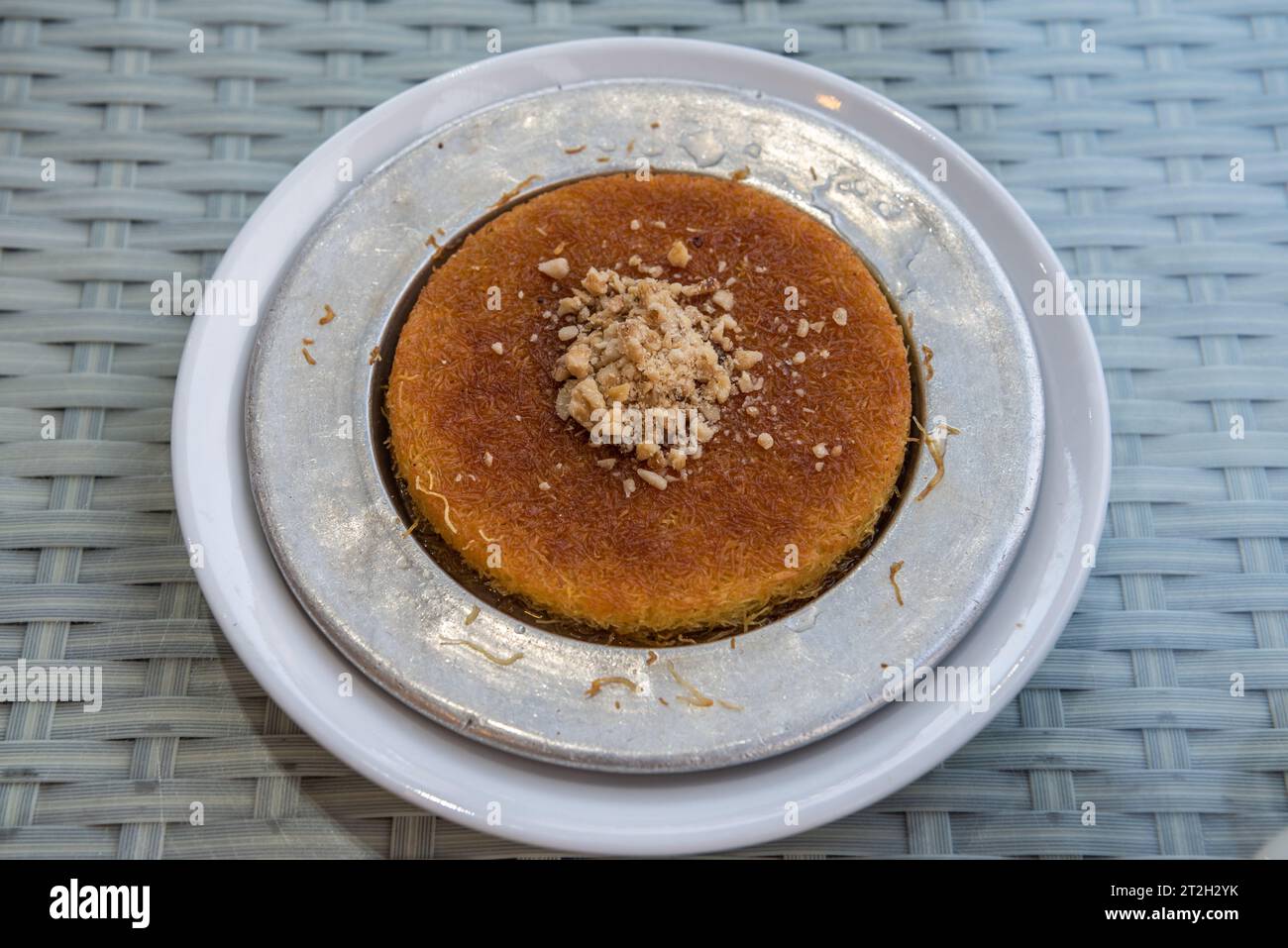 Kunefe kunafa turkish dessert cooking hi-res stock photography and ...