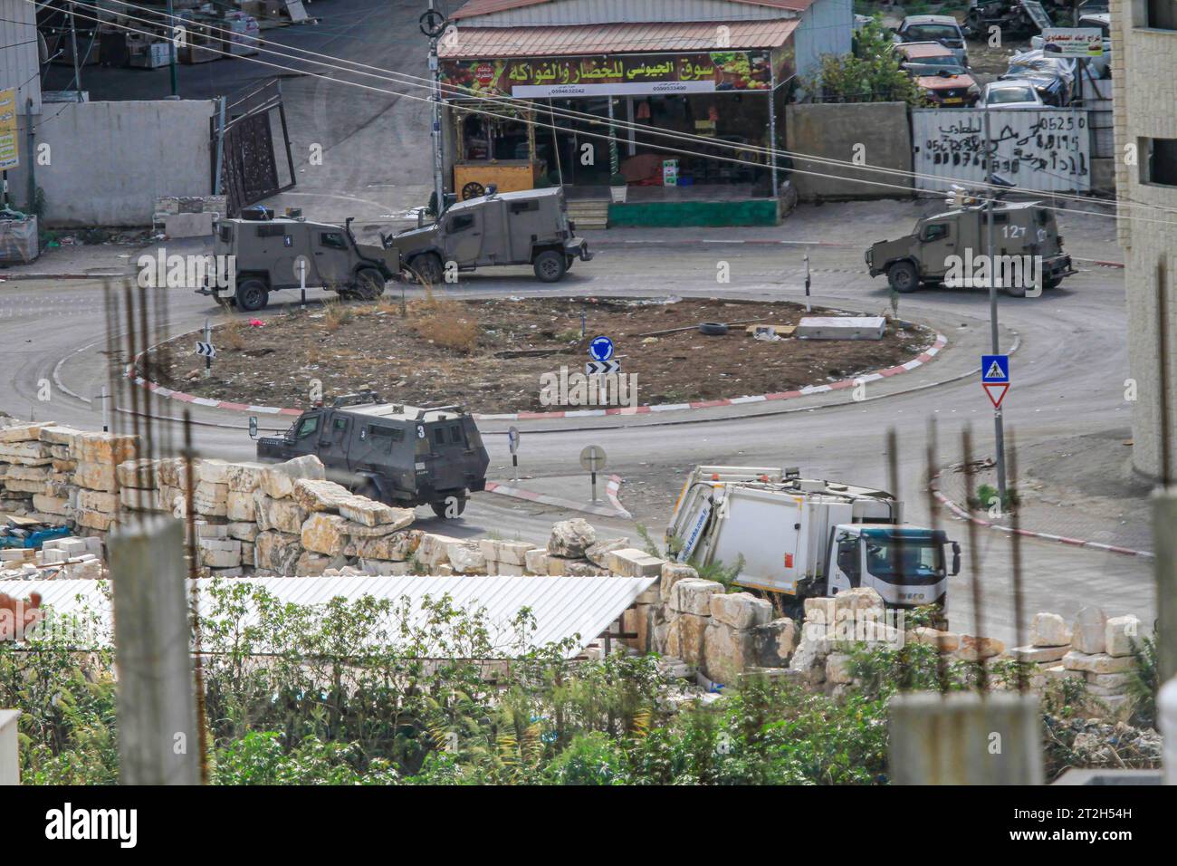 Armored Israeli military vehicles continue to besiege Nour Shams ...