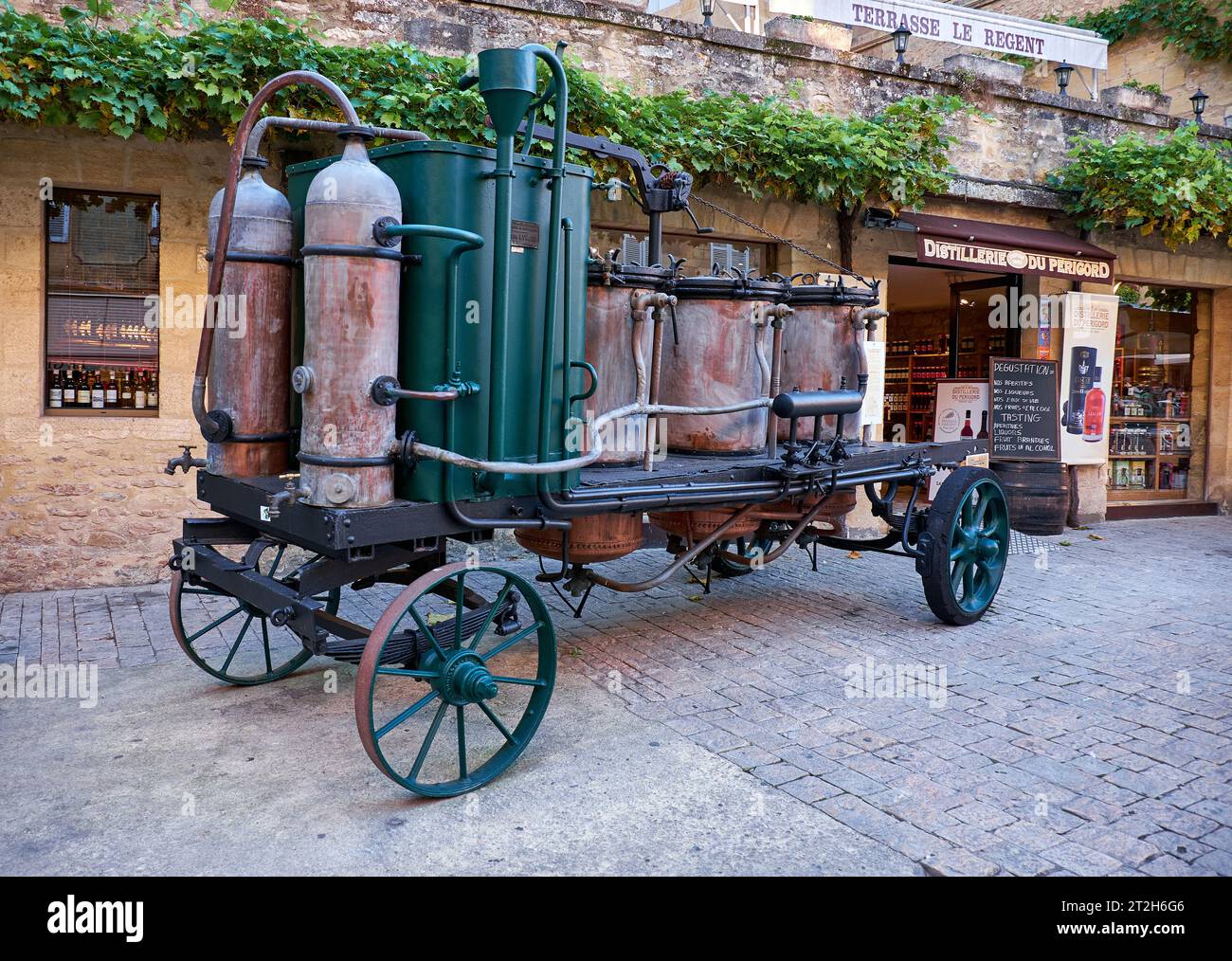 Ancient mobile distilling machine -alambic Stock Photo - Alamy