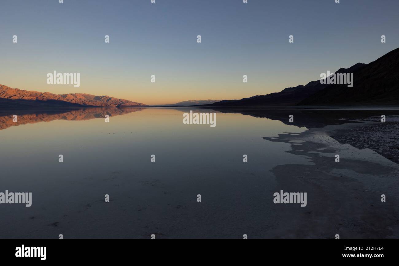 Flooding in Badwater Basin in Death Valley Stock Photo - Alamy