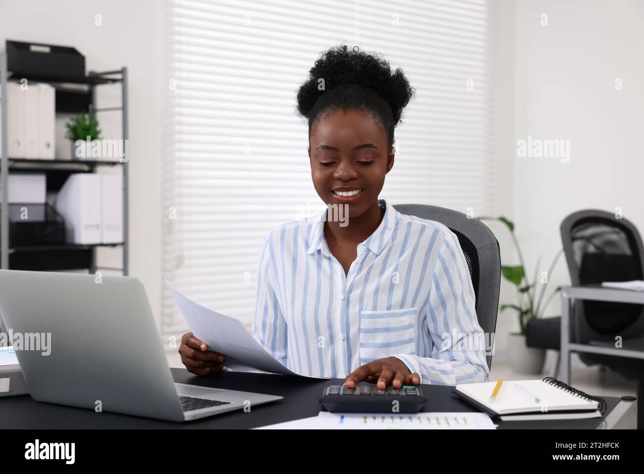 Professional accountant hi-res stock photography and images - Alamy