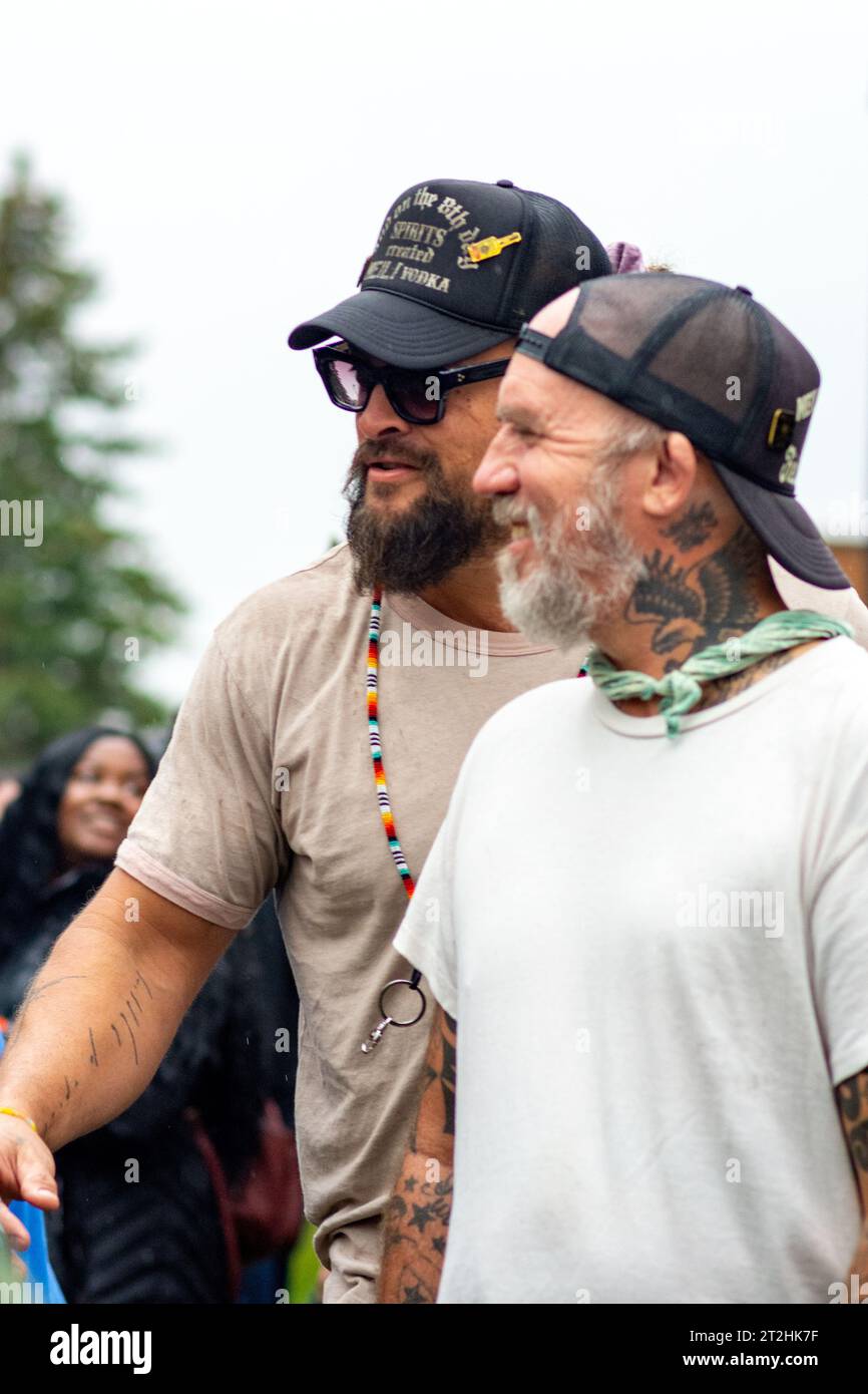 Jason Momoa and Blaine Halvorson wander through the crowds promoting ...