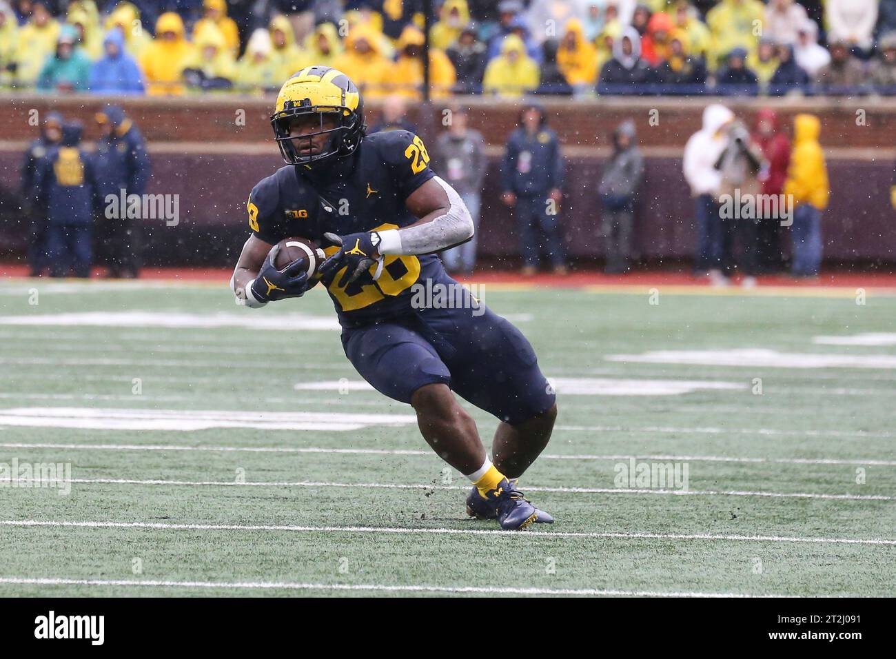 ANN ARBOR, MI - OCTOBER 14: Michigan Wolverines running back Benjamin ...