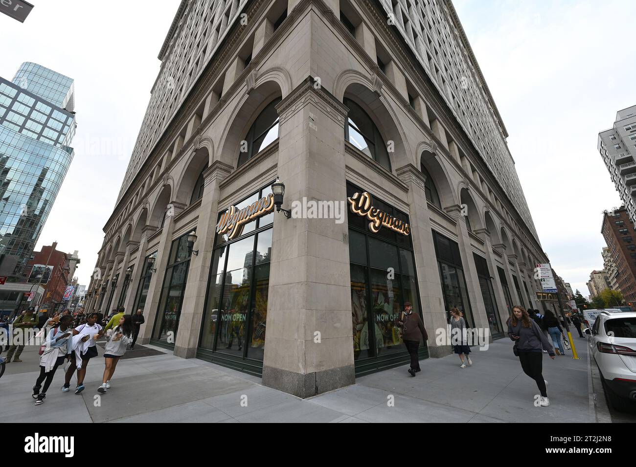 New York, USA. 19th Oct, 2023. The Rochester based supermarket chain ...