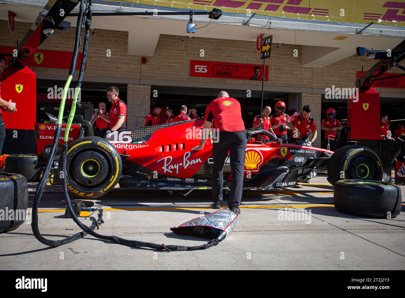 Scuderia Ferrari pit stop crew during FORMULA 1 LENOVO UNITED STATES ...