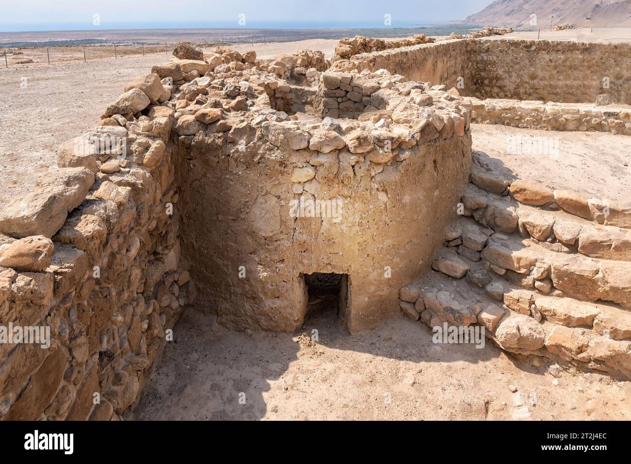 Israel ancient pottery hi-res stock photography and images - Alamy