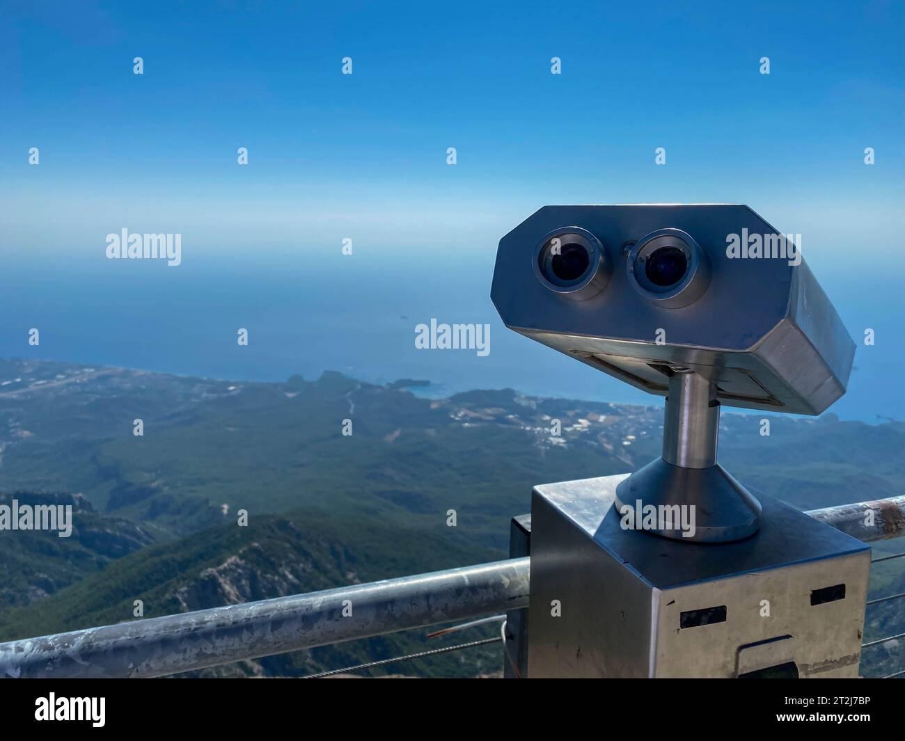 Binoculars on observation platform hi-res stock photography and images ...