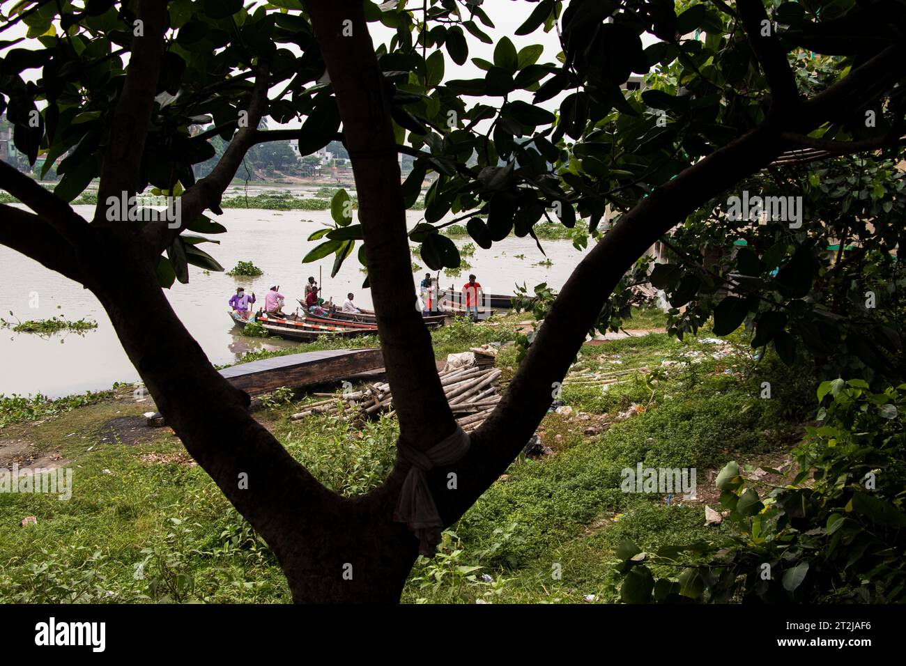 Gabtoli Amen Bazar is a bustling traditional boat station in Dhaka ...