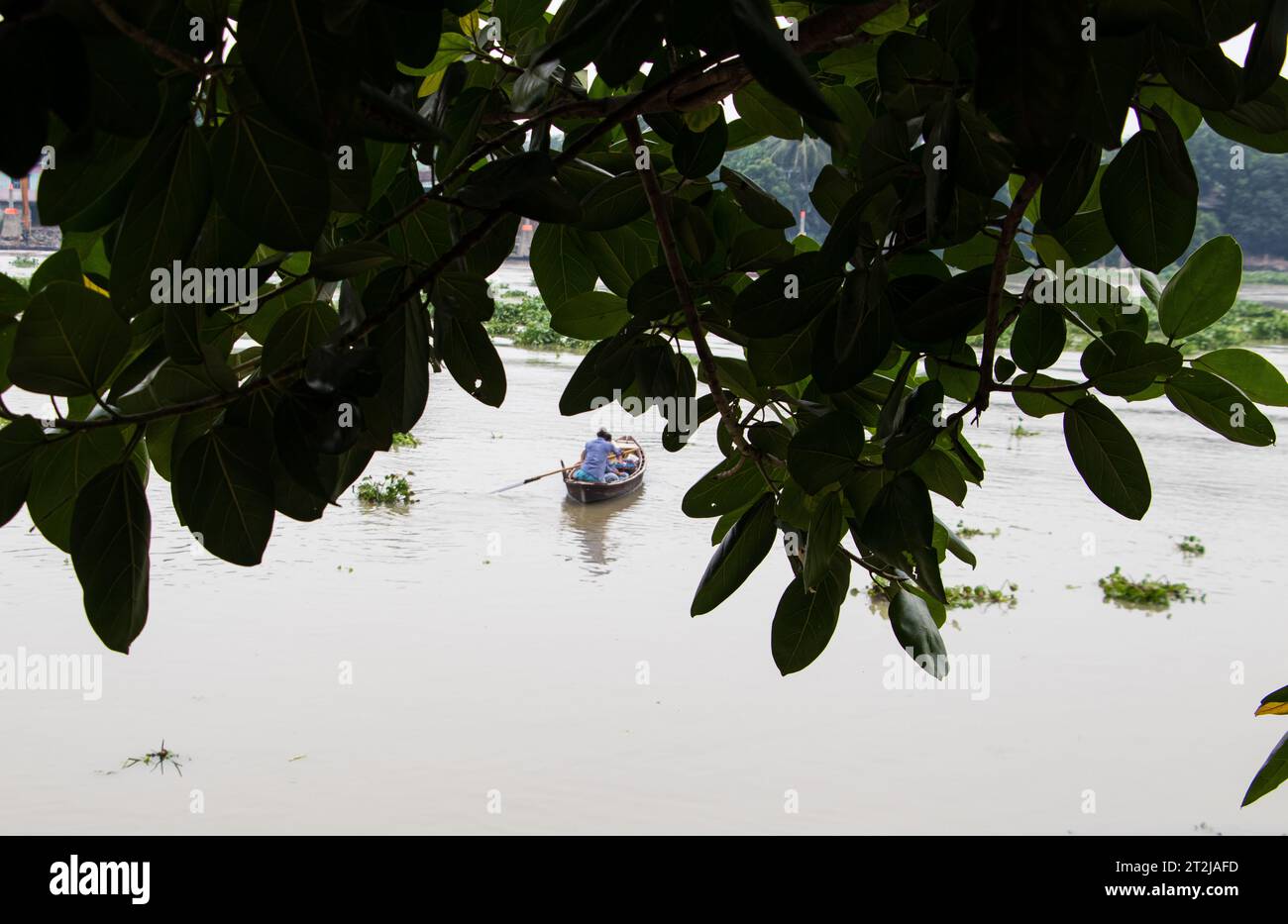 Gabtoli Amen Bazar is a bustling traditional boat station in Dhaka ...