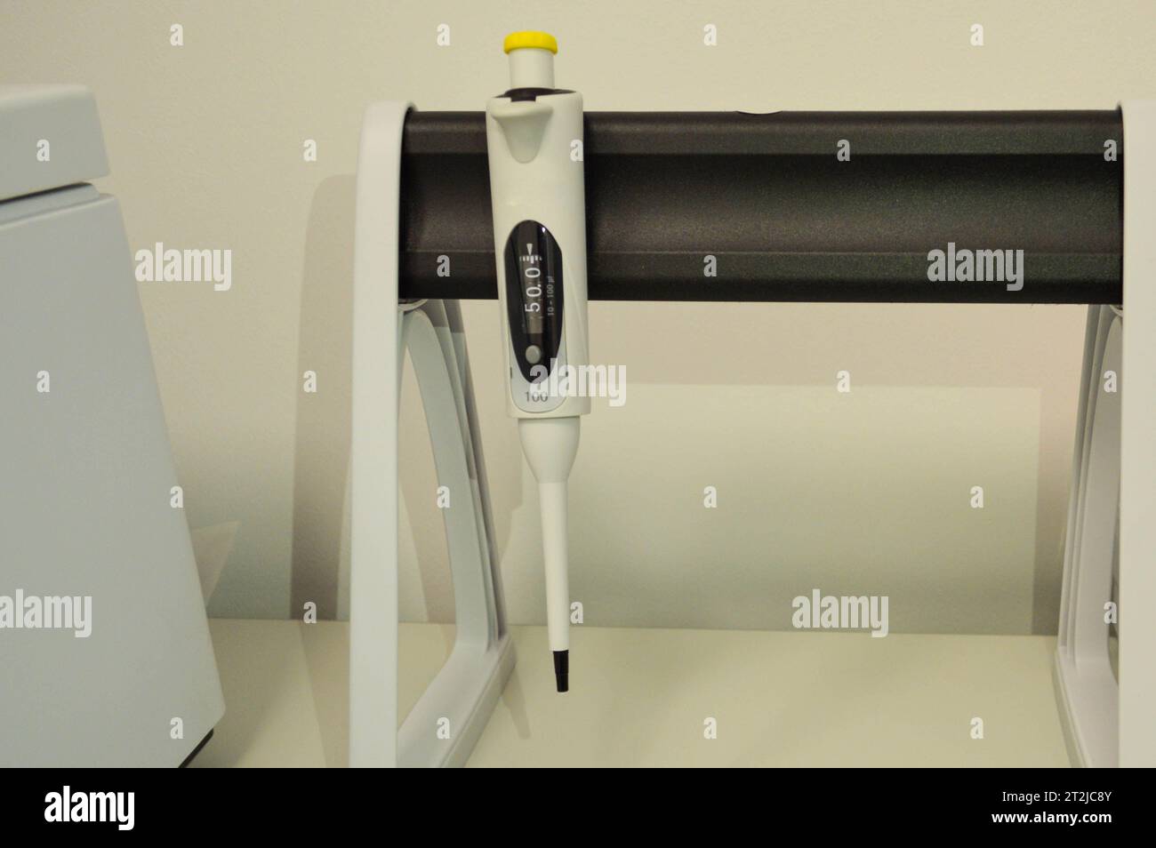 Chemical research - sample preparation Stock Photo - Alamy