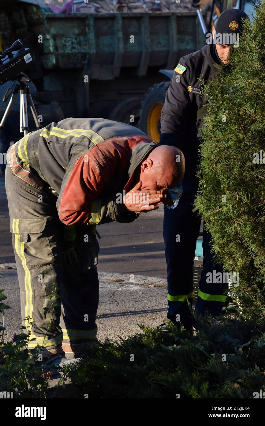 Ukrainian state emergency service firefighter hi-res stock photography ...