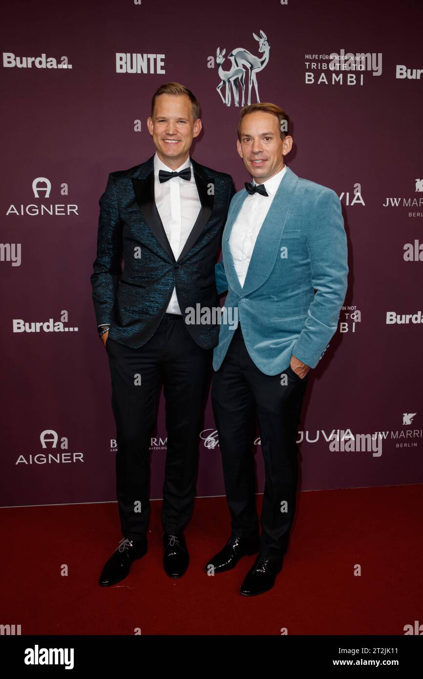 Tribute to Bambi 2023 Hendrik Streeck mit Ehemann Paul Zubeil beim ...