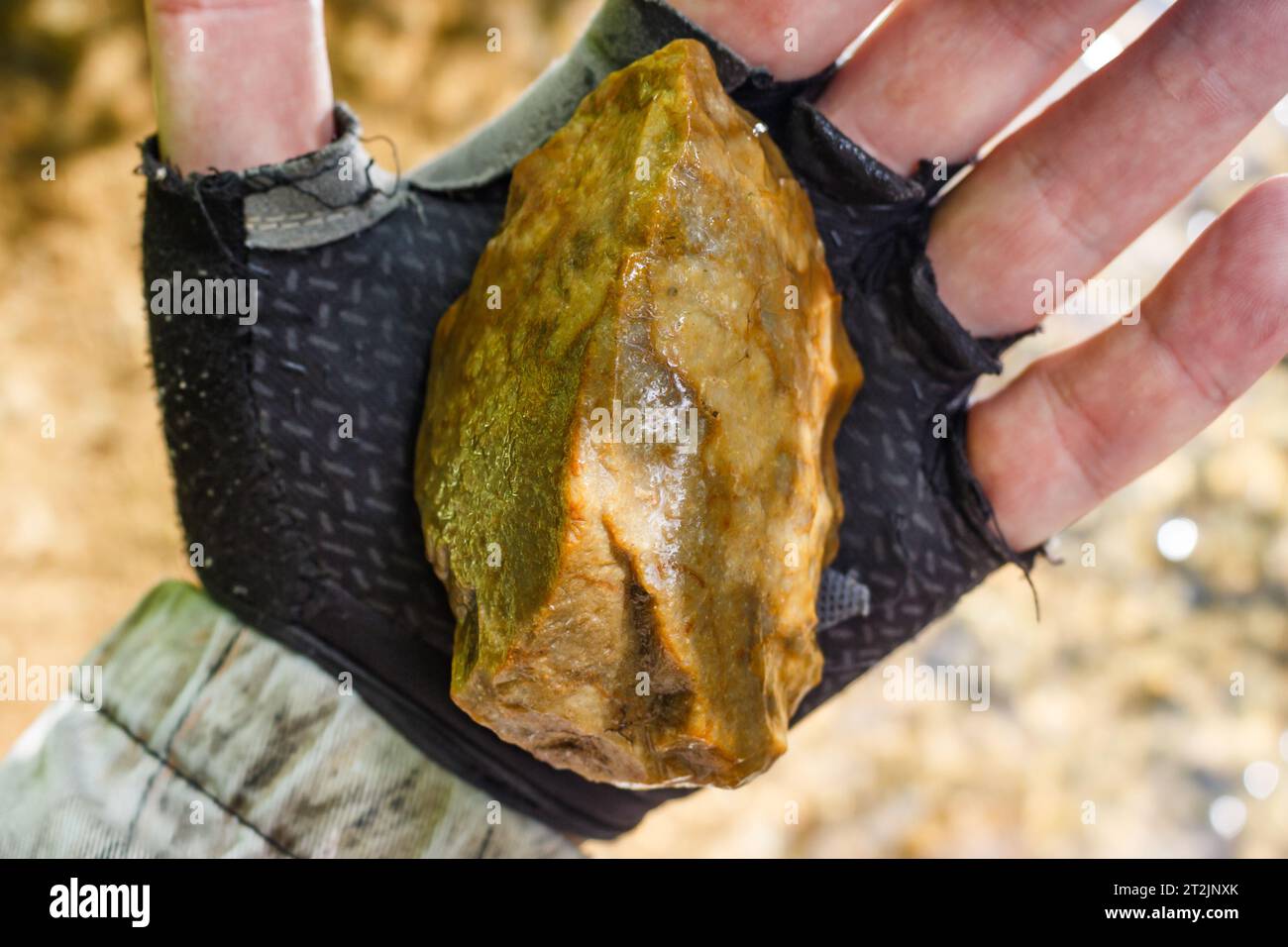 Flint hand axe neolithic hi-res stock photography and images - Alamy