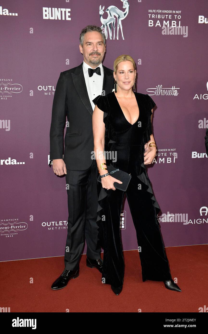 Anika Decker mit Mann Alex Wilde bei der Ankunft Tribute to Bambi in ...
