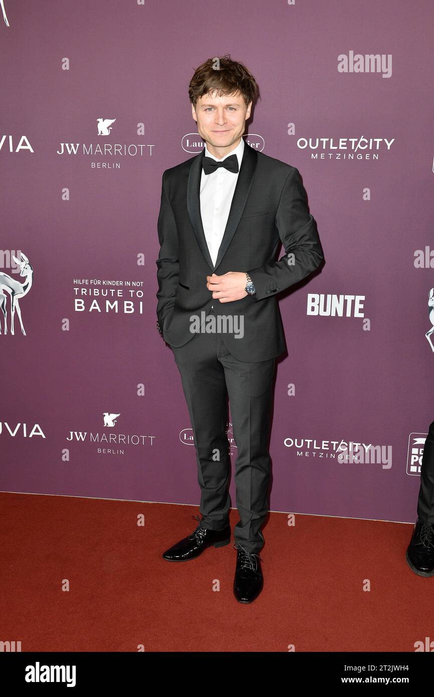 Tom Boettcher bei der Ankunft Tribute to Bambi in Berlin 19.10. 2023 ...
