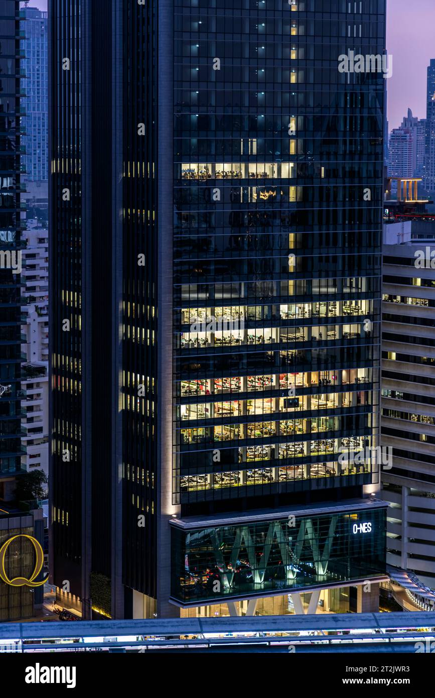 Bangkok skyline at sunset, high rise buildings on lower Sukhumvit ...