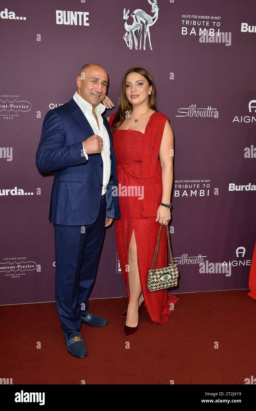 Arthur Abraham mit Frau Mary Abrahamjan bei der Ankunft Tribute to ...