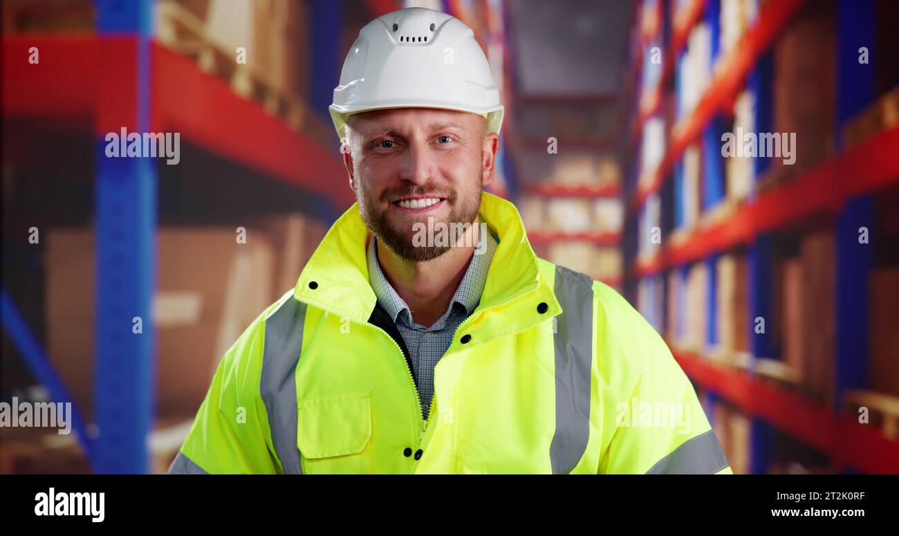 Men working in shipping industry hi-res stock photography and images ...