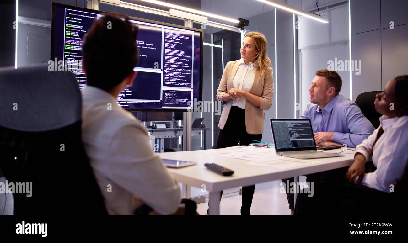 Programmer team hi-res stock photography and images - Alamy