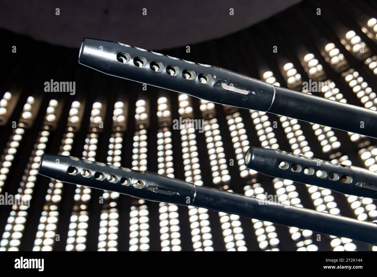 So called long pipes with big calibers of guns against armored vehicles ...