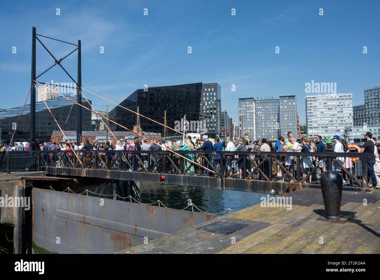 Footbridge in Albert Dock, Liverpool, May 2023 Stock Photo - Alamy