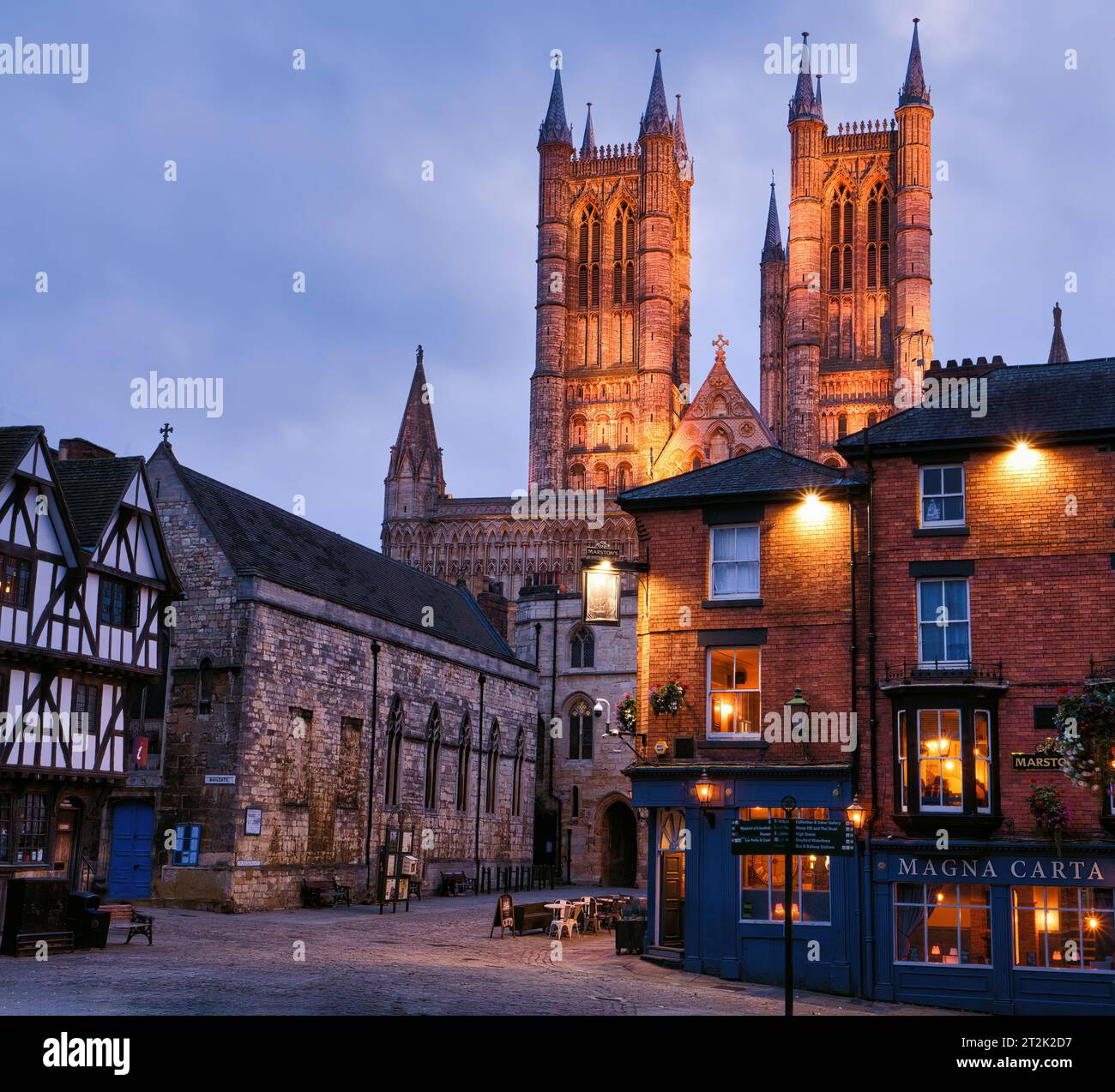 Dusk falls over Lincoln's Cathedral Quarter, encompassing the beautiful ...