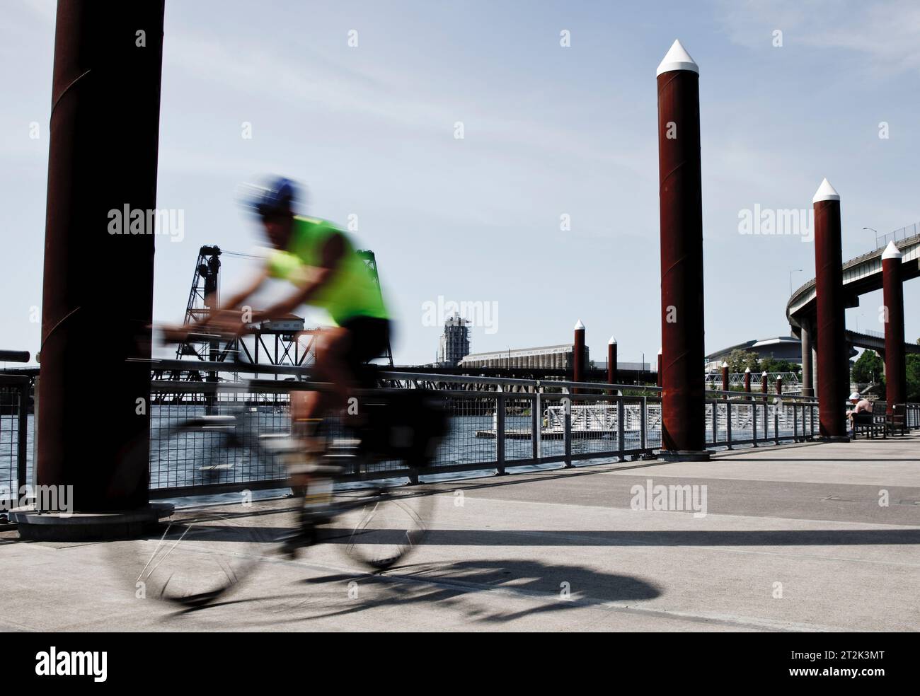 Portland waterfront bike hi-res stock photography and images - Alamy