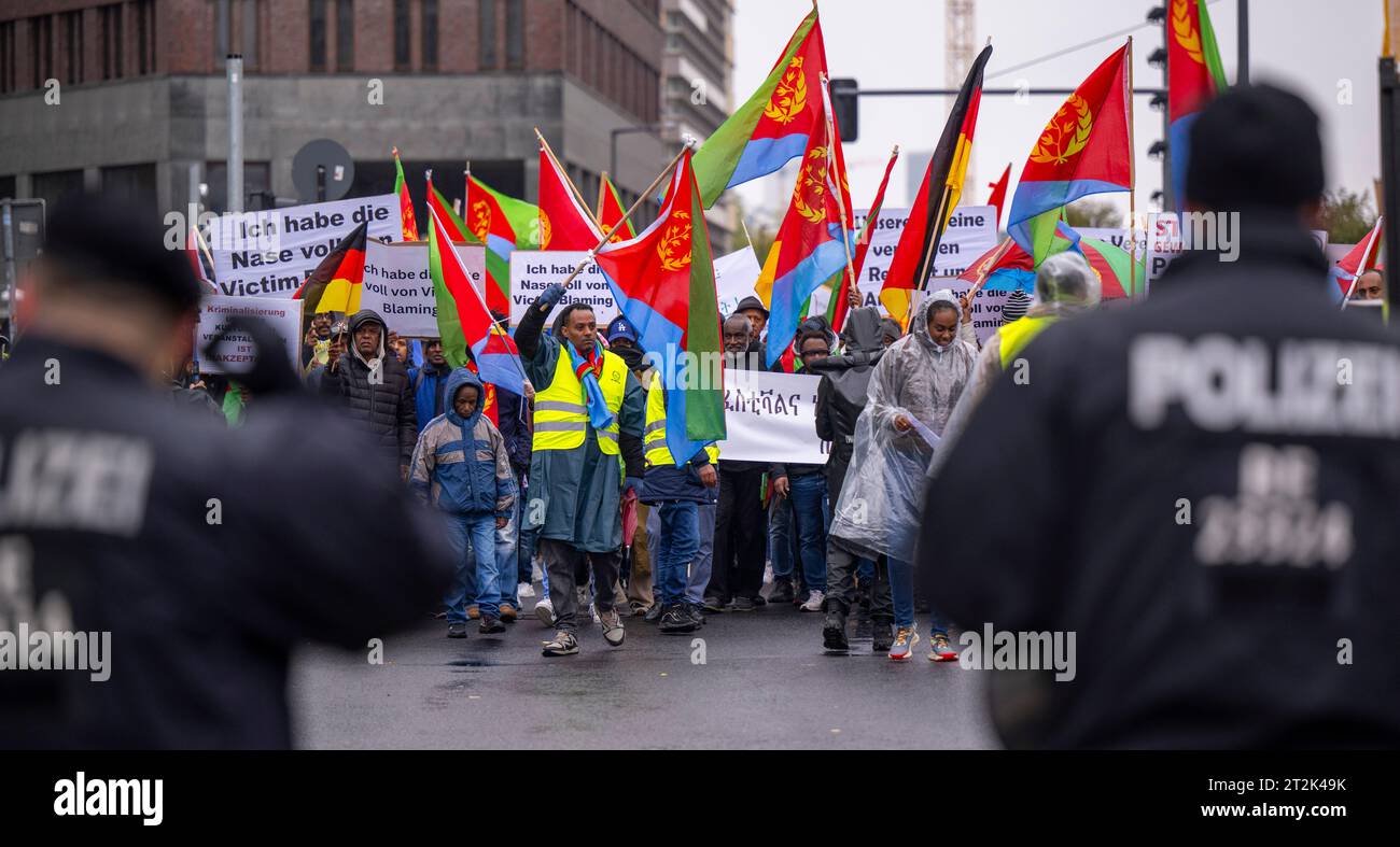 Berlin, Germany. 20th Oct, 2023. Police officers secure the route of ...